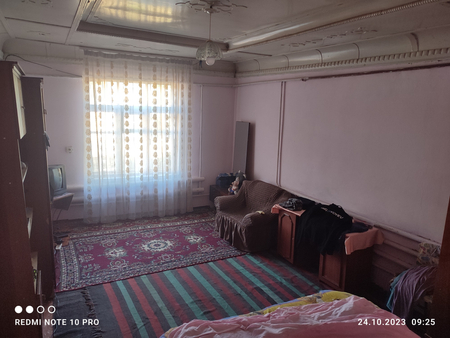 Продаётся дом В городе чирчик 1-Азотчик улица хает гули 61б