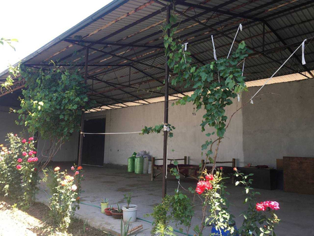 Hovli  sotiladi 10sotix 3xona