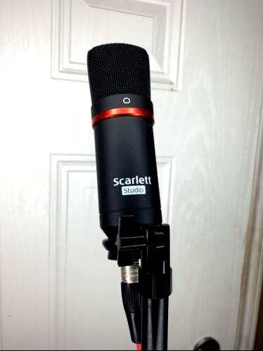 Focusrite scarlett solo mikrafon sotladi