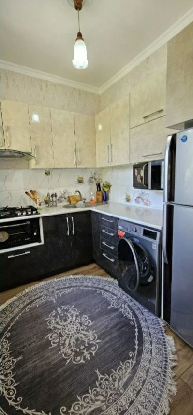 Чиланзар 3кв  3/4/4 Балкон1,5*3м² Общ пл60м²