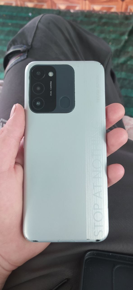 Tecno spark 8c ideal xolatda narxi kelishiladi
