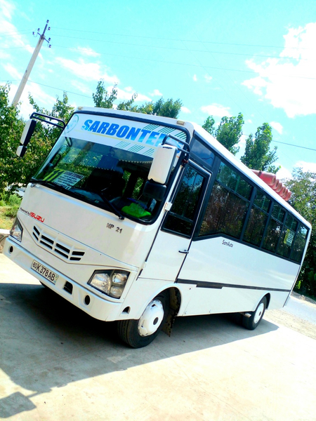 Isuzu avtobus sotiladi