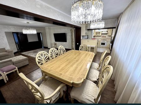 Продается 4/3/5 кирпич 144 кв ,77 серия ,ул Садыка Азимова