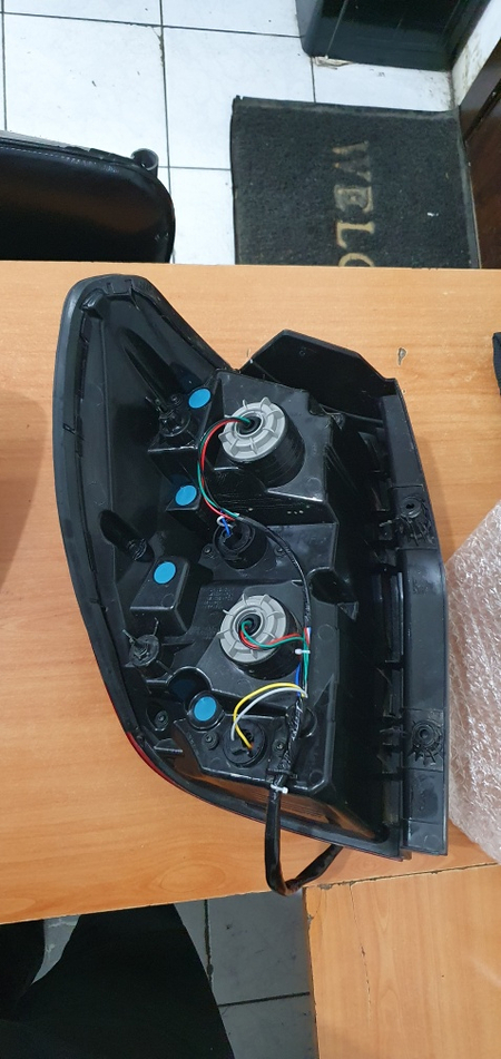 Captiva 3,4 orqa fara 101 % orginal koresk ki xolati yengi