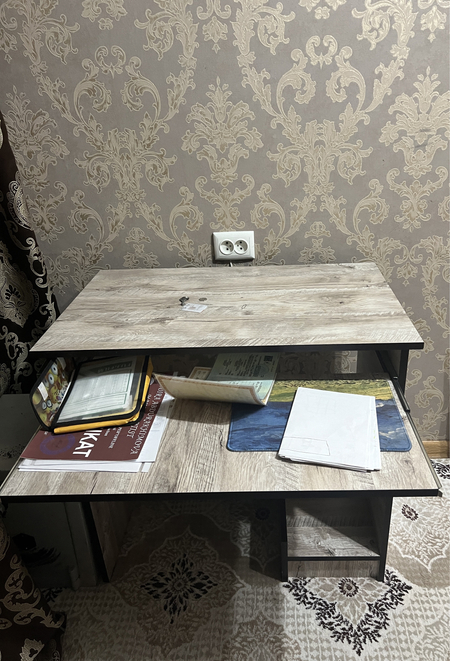 Компьютерный стол, деревянный