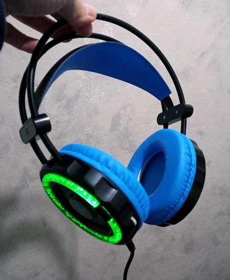 Наушники с микрофоном, с LED подсветкой