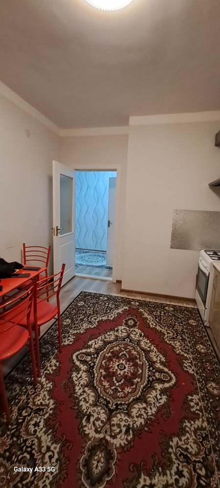 СРОЧНИЙ аренда Кивартира шайхонтохур район Ибин сино 1 масив Навастрой