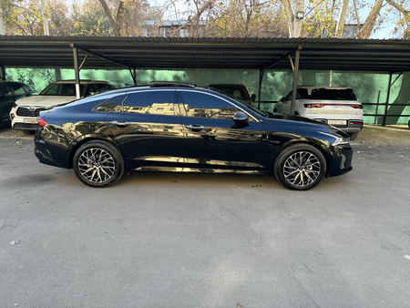 Kia K5 Luxe+ 2021 Черная с панорамой