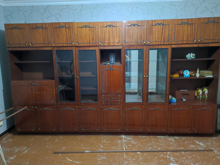 Стенка в очень хорошем состоянии