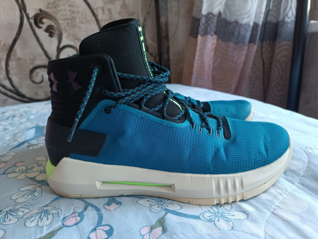 Оригинальные кроссовки Under Armour