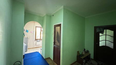 Срочно.  Продаётся 2-х комнатная квартира.