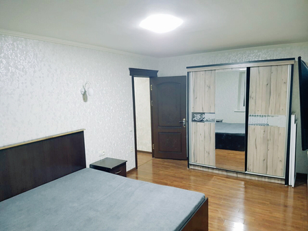 1/2/4 Метро Хамза с мебелью и техникой