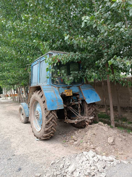 Traktor Belarus 80 + Prisep