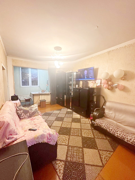 ЧИЛАНЗАР 14 Кв 2 Хона 3 Хона Килган 1.5*6 Балкон 52кв.м Урта Ремонтлар
