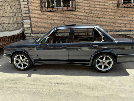 BMW e30 срочно сотилади