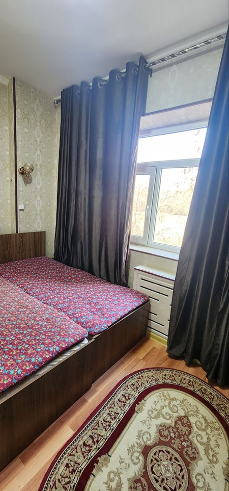 Чирчик девятий Микрорайон 1*2комнатная место отличная