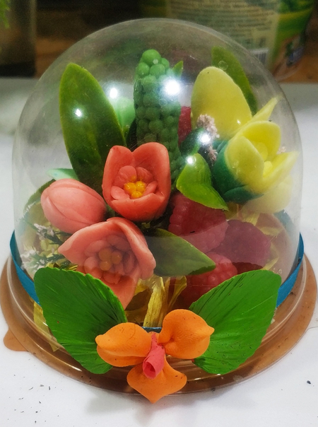 Мыло в куполах прозрачных.
