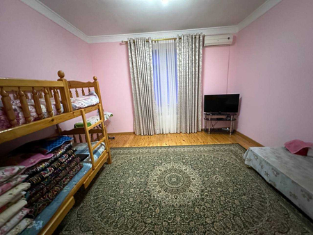 Теракзор метан заправкани рўпарасидаги коттедж
 Нархи: 86,000$