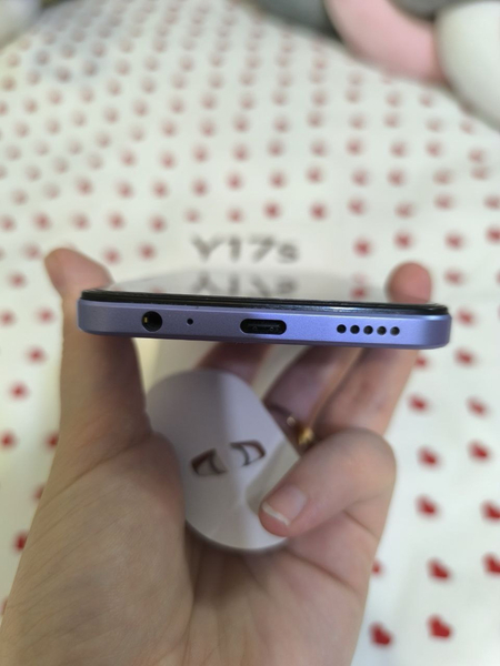 Продам телефон vivo y 17  6/128