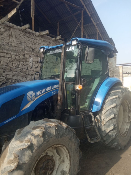 Traktor sotiladi  TD5 110