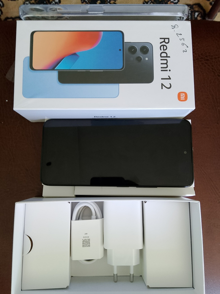 Redmi 12 kafoti bilan
