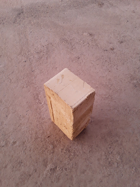 Кирпич   полтара размер 9×12×25.   8.8×12×25