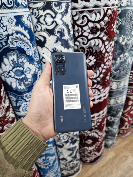 Redmi not 11s 6/128 karobka dakument bor pubgi kotaradi qotmaydi
