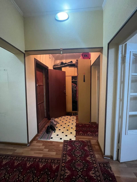 Продаётся  3-х комнатная квартира в Сергели 1