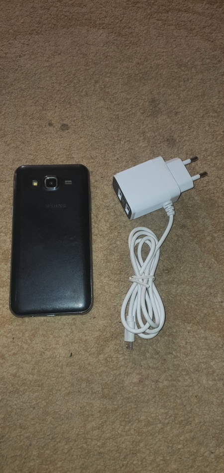 Телефон Samsung J5 сотилади
