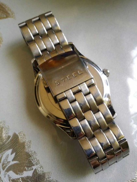 Продам наручные часы 