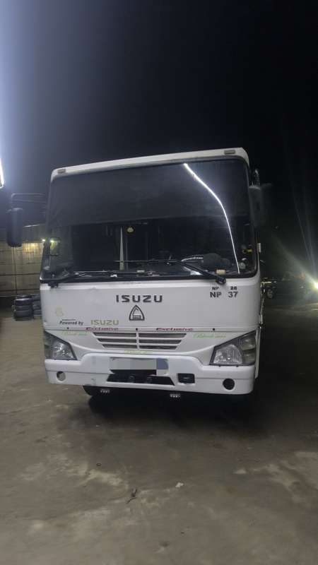 Isuzu NP26 yili 2013
