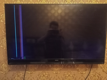 2 телевизора Samsung и Sanyo