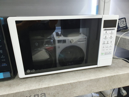 Микроволновая печь LG  модель: MS2042DY