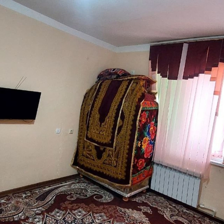 7-каватдан 2 хонали квартира жихозлари билан бирга сотилади.Лифт бор.Г