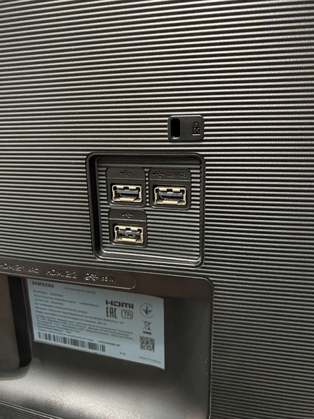 Монитор SAMSUNG 32 4K
