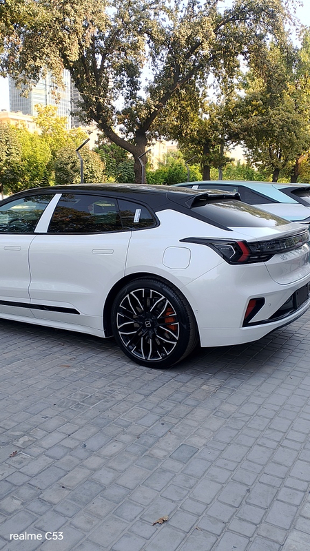 Zeekr 001 z sport restyling