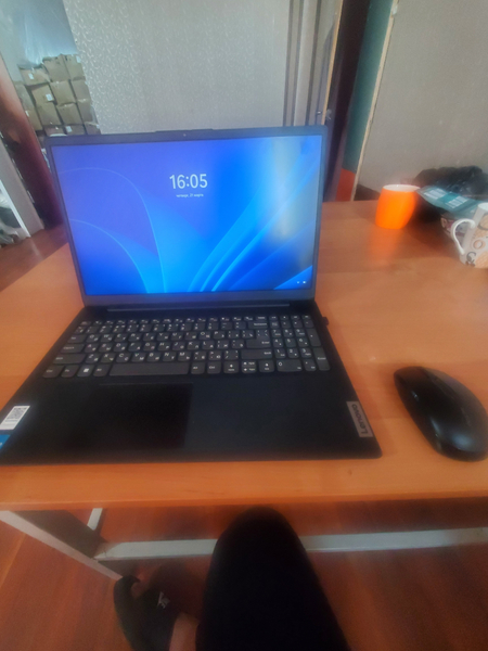 Lenovo V15 Noutbuk