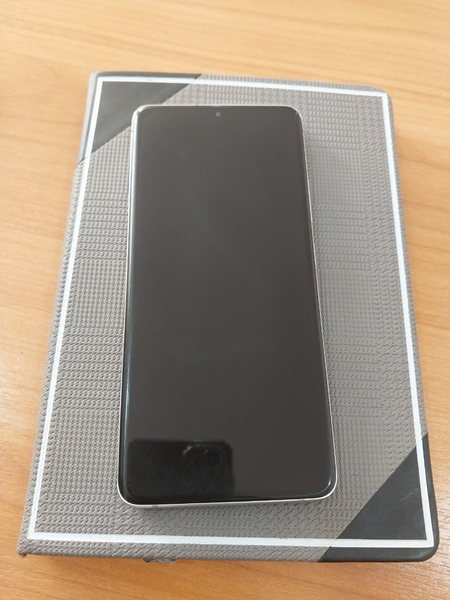 Samsung a82 8/128 gb