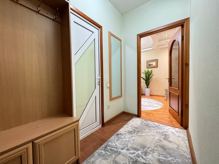 Продажа квартиры

Чиланзар 16 Квартал 
2³/3/4  Балкон 1.5*3 метра 
Ор-