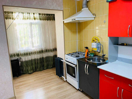 Продается 1 комнатная квартира М.Космонавтлар