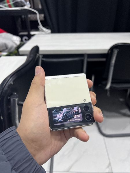 Телефон Samsung z flip 3 256 Gb