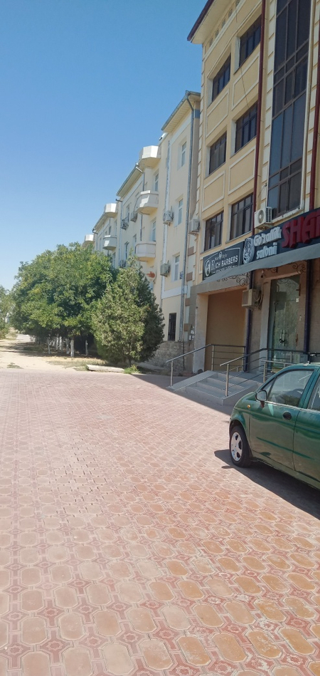 Shahar markazidan 3 xonali 113 m² kvartira sotiladi