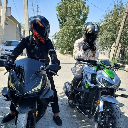 Motosikil srochna sotiladi