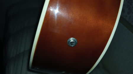 Akustik gitara 40 razmer. Xamma narsasi yangi ishlaydi...