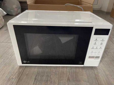 Микроволновая печь LG MS2042DY белый