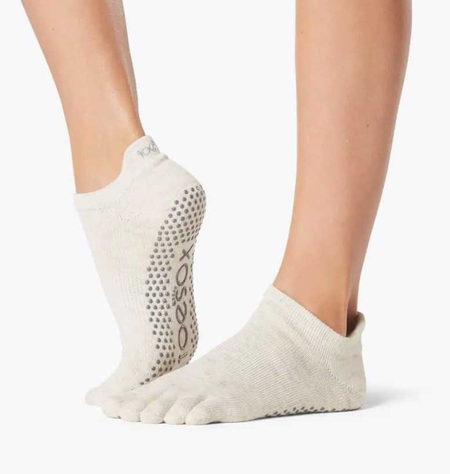 Нескользящие носки с пальцами ToeSox для пилатеса и йоги