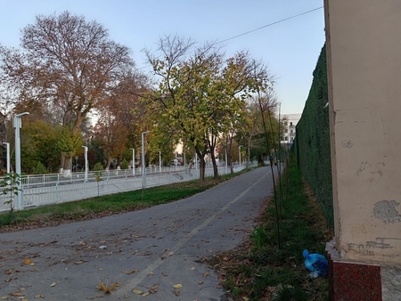 Ер сотила текис таёр киб куйлган турт Бурчак.. срочни сотамииз