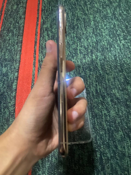 Iphone xs max 256 gb sotiladi