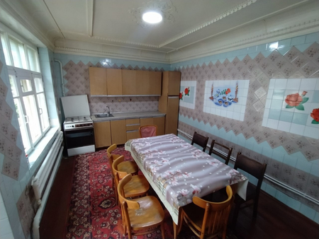 Yakkasaroy Qizlar uchun kvartira. Bezmakler, Bezxozayka