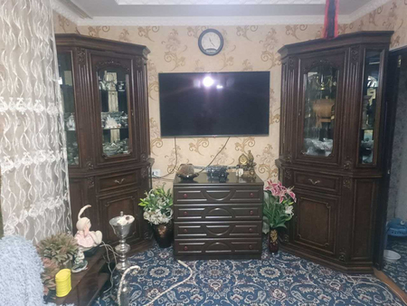 Продается СВОЯ 1 в 3 1/1/2 а Янгибазаре